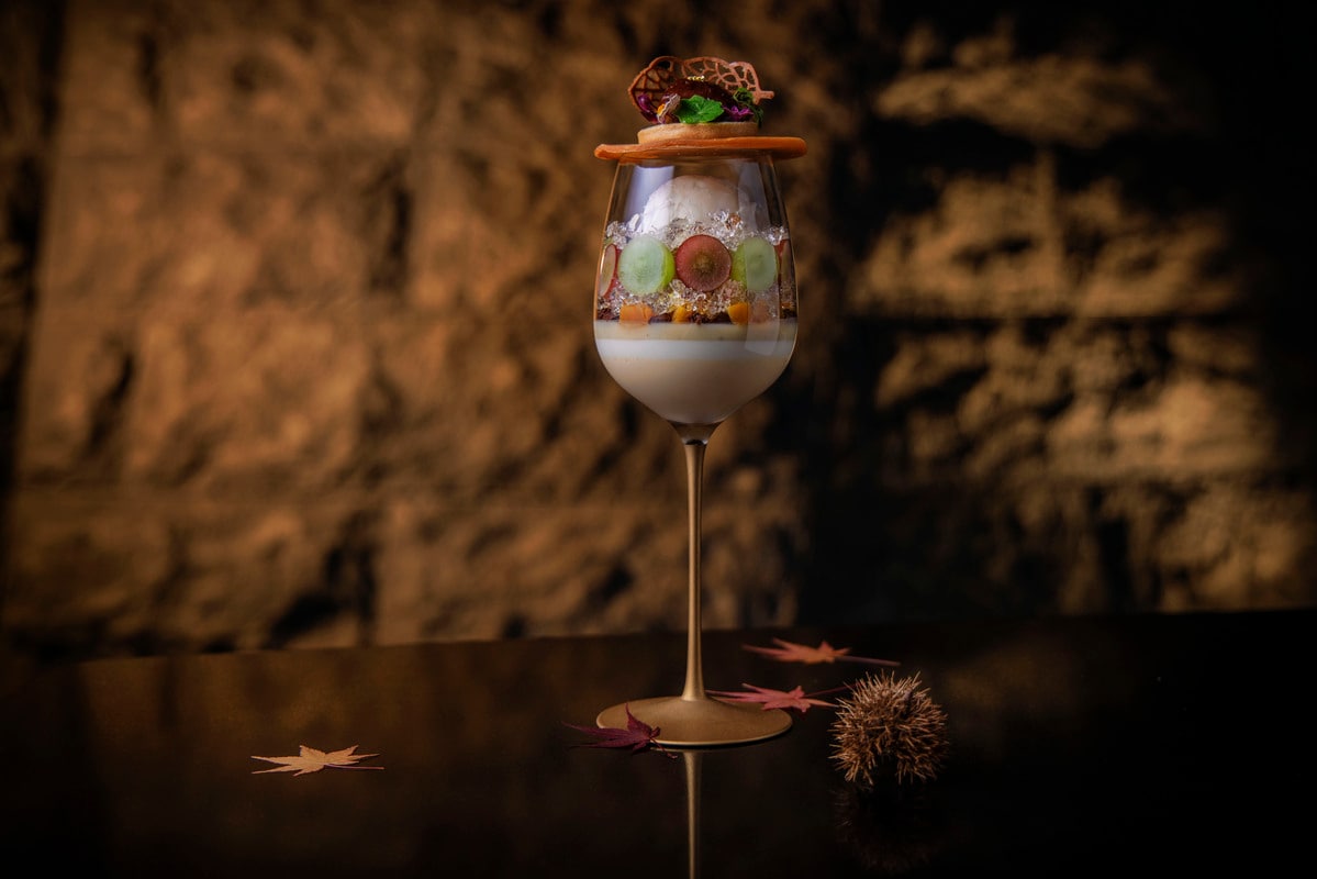 【星のや軽井沢】オリジナルの日本酒と栗やシャインマスカットなど秋の味覚が織りなす「信州吟醸パフェ」提供 | めざましmedia | “好き”でつながる