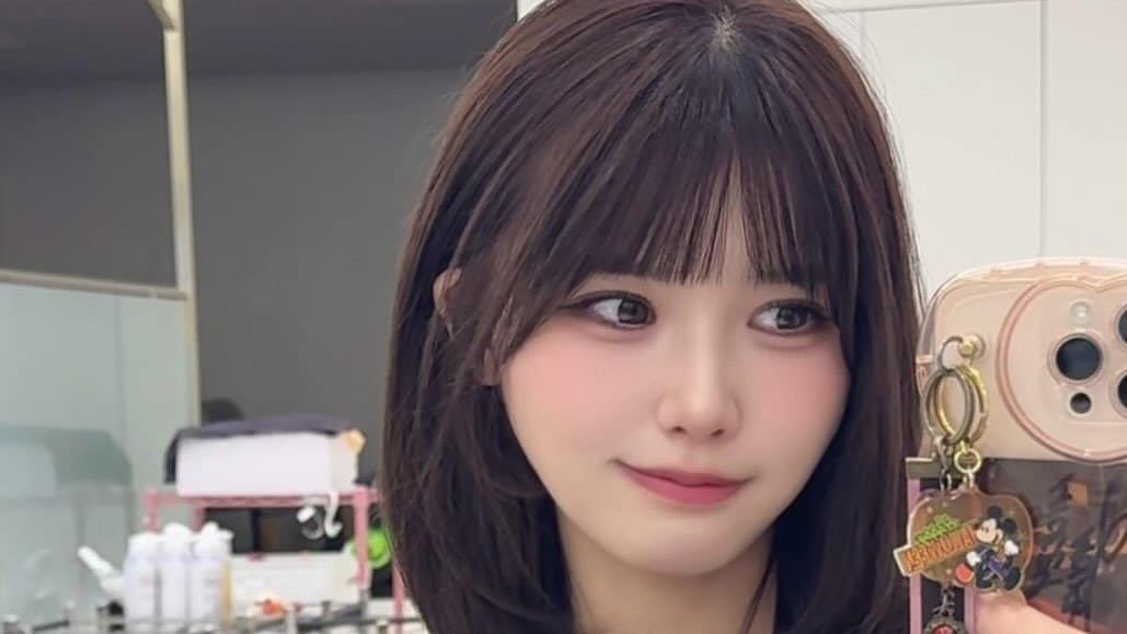 「漫画のキャラやん！」身長176cm股下90cmの元アイドル “二度見不可避”な美脚際立つ無加工ショットが話題！「無加工でこのスタイルはスゴイ ...