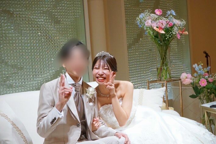 純白の花嫁が結婚披露宴で見せた驚きの 純白の花嫁が結婚披露宴で見せた驚きの